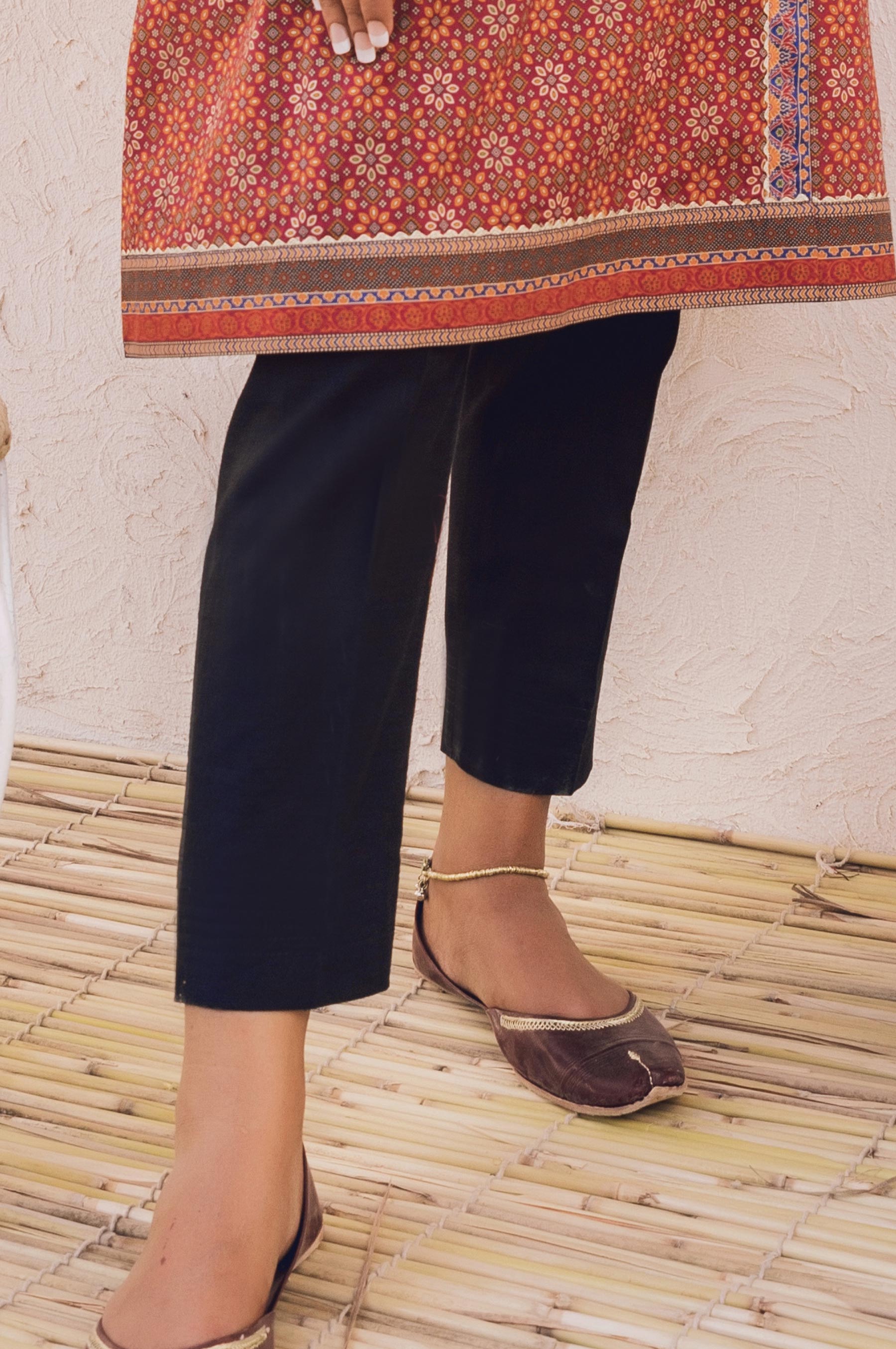 Basic Cambric Cigarette Pants - Black – Zeenwoman