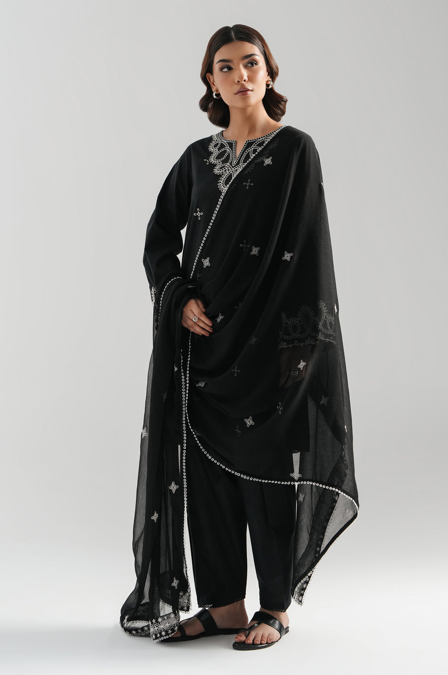 Dupattas for Women Online in Pakistan | Buy Embroidered Dupatta Design