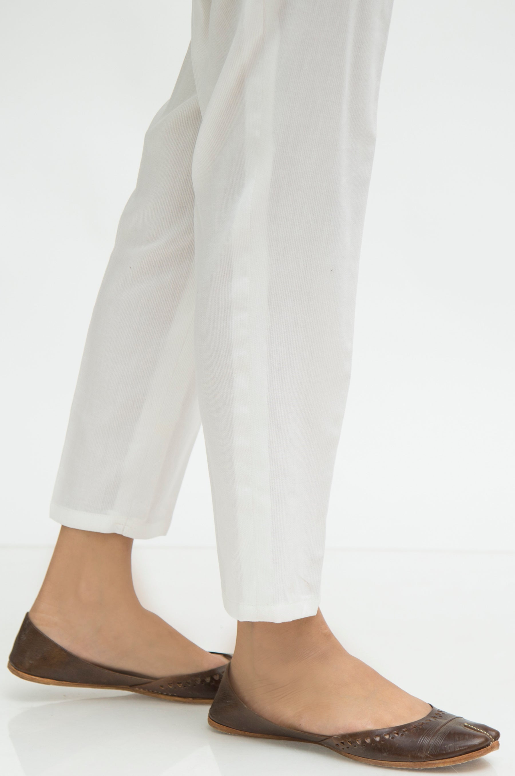 Basic Cottle Cigarette Pants Relax Fit - White