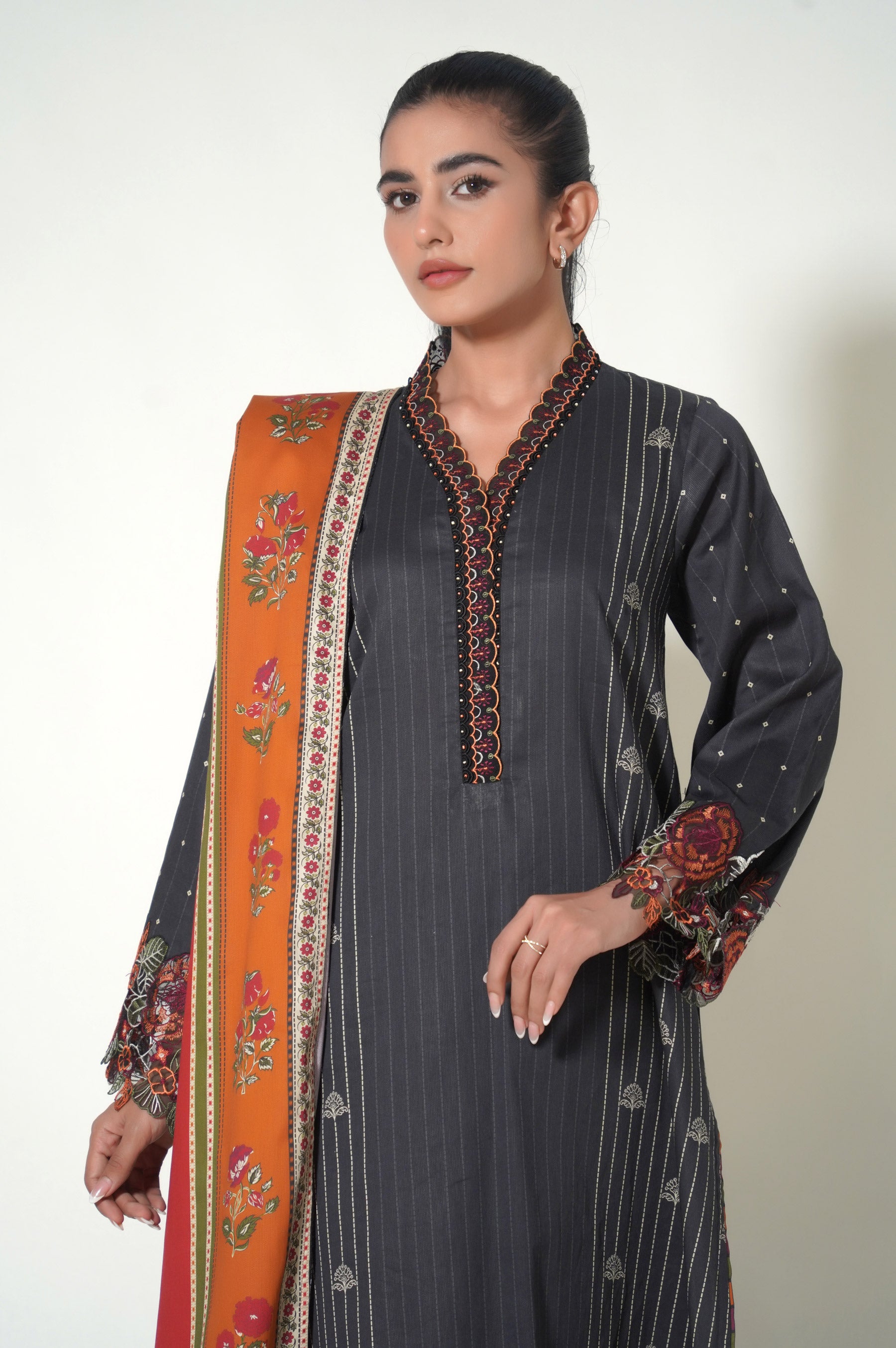 Unstitched 3 Piece Embroidered Cottel Suit – Zeenwoman