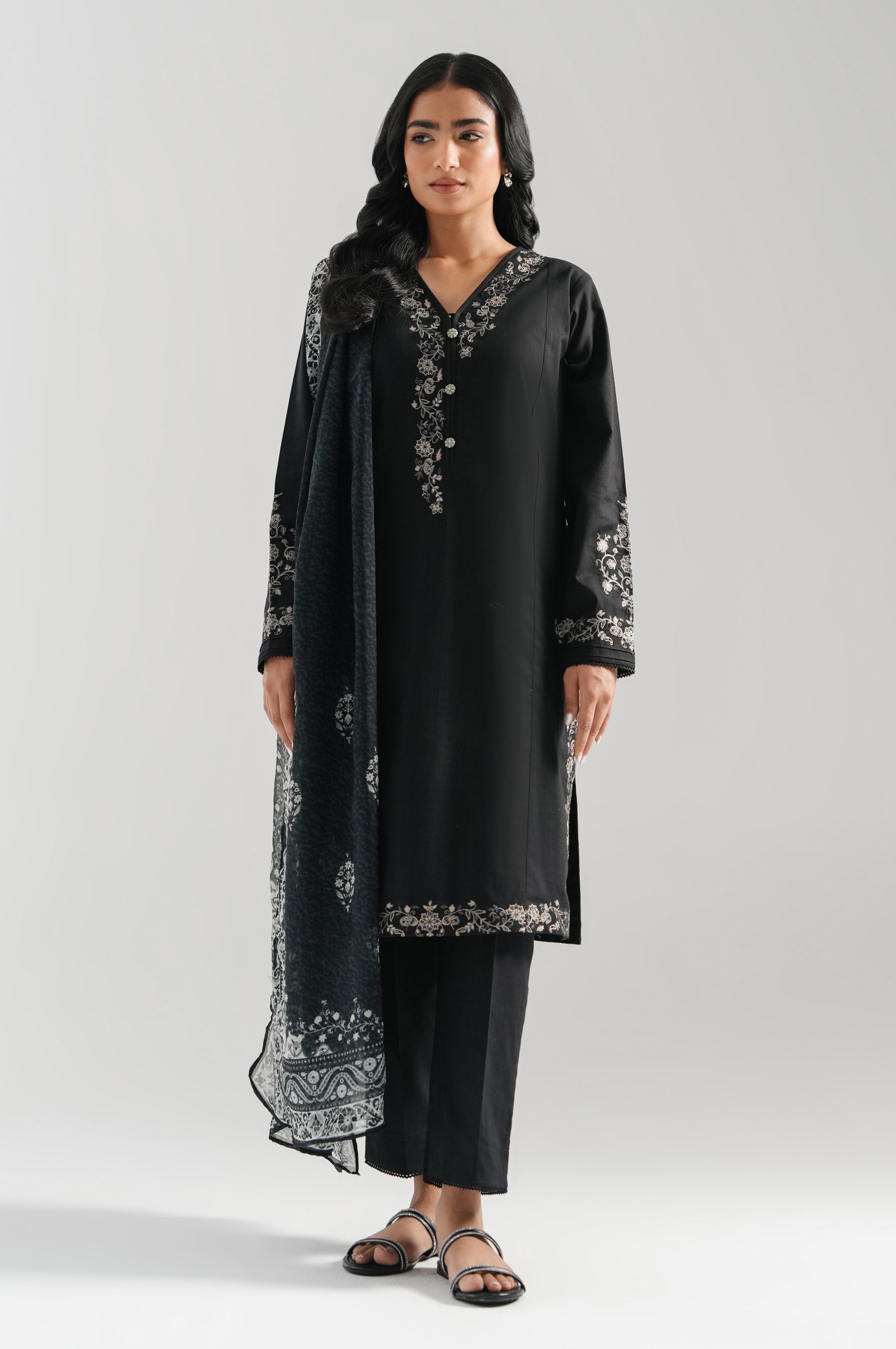 Ready to Wear Dresses for Women in Pakistan